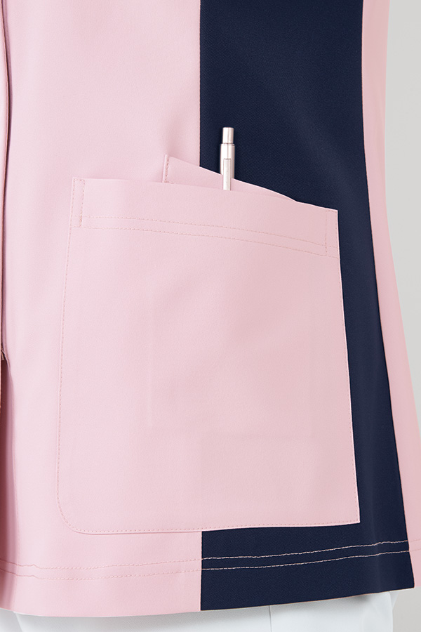 【KAZEN/株式会社アプロンワールド-973-48】レディーススクラブ（襟付き）（ネイビー×ワイン）【ストレッチセンサー】 [医療白衣ユニフォーム.com]