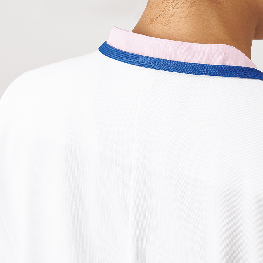 【KAZEN/株式会社アプロンワールド-778-21】レディースジャケット半袖（ホワイト×サックス）【ソフトトリコット】 [医療白衣ユニフォーム.com]