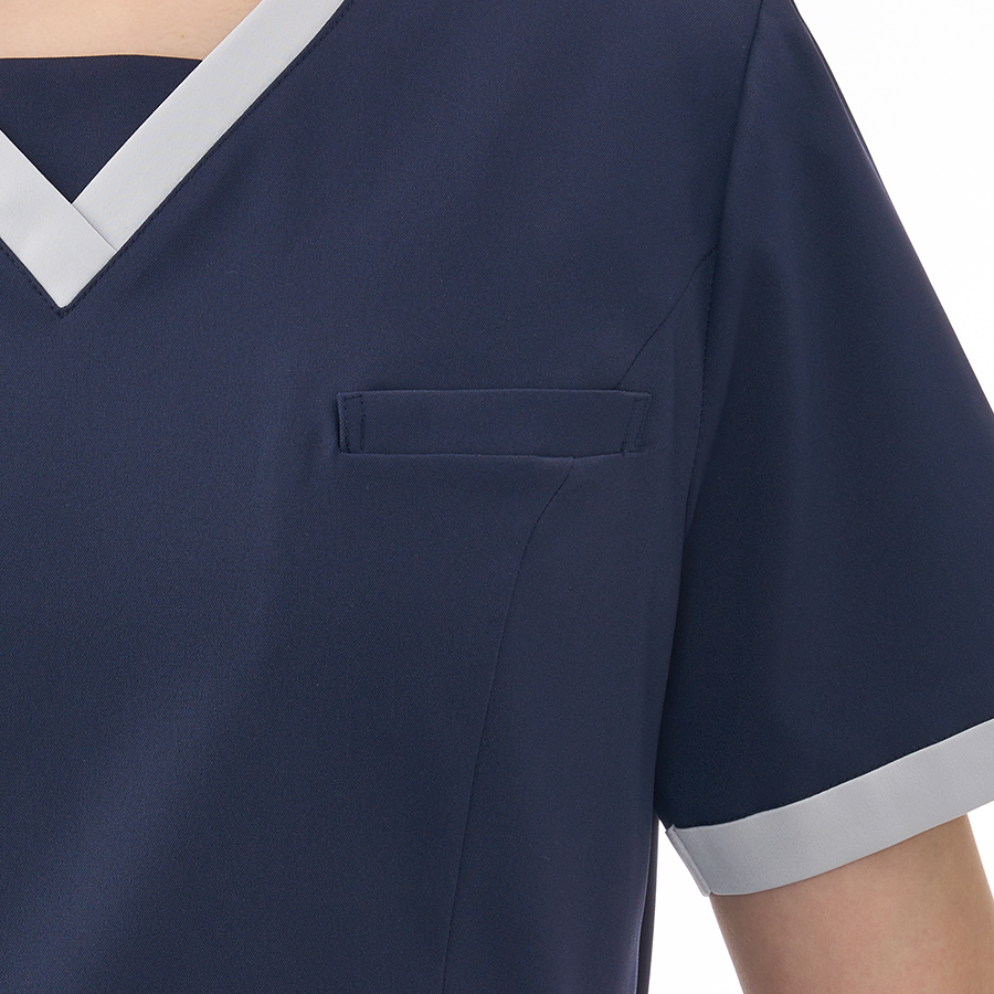 【2025年最新白衣-KAZEN/カゼン-KZN316-43】BIANCAレディースチュニック（アンティークローズ×ブラック）【コンフォートストレッチツイル】 [医療白衣ユニフォーム.com]